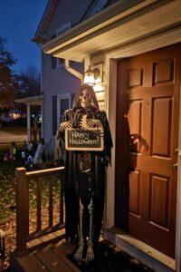 15 DIY Halloween Door Decorations That Will Bewitch Every Trick-or-Treater