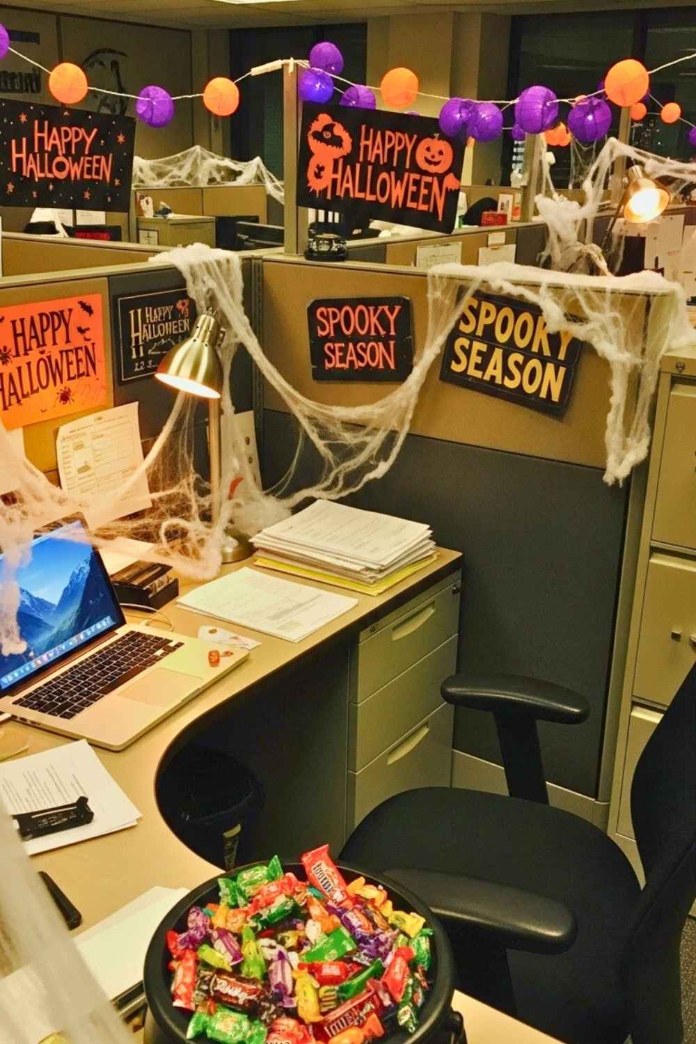 35 Halloween Cubicle Decor Ideas That Are Scary Good