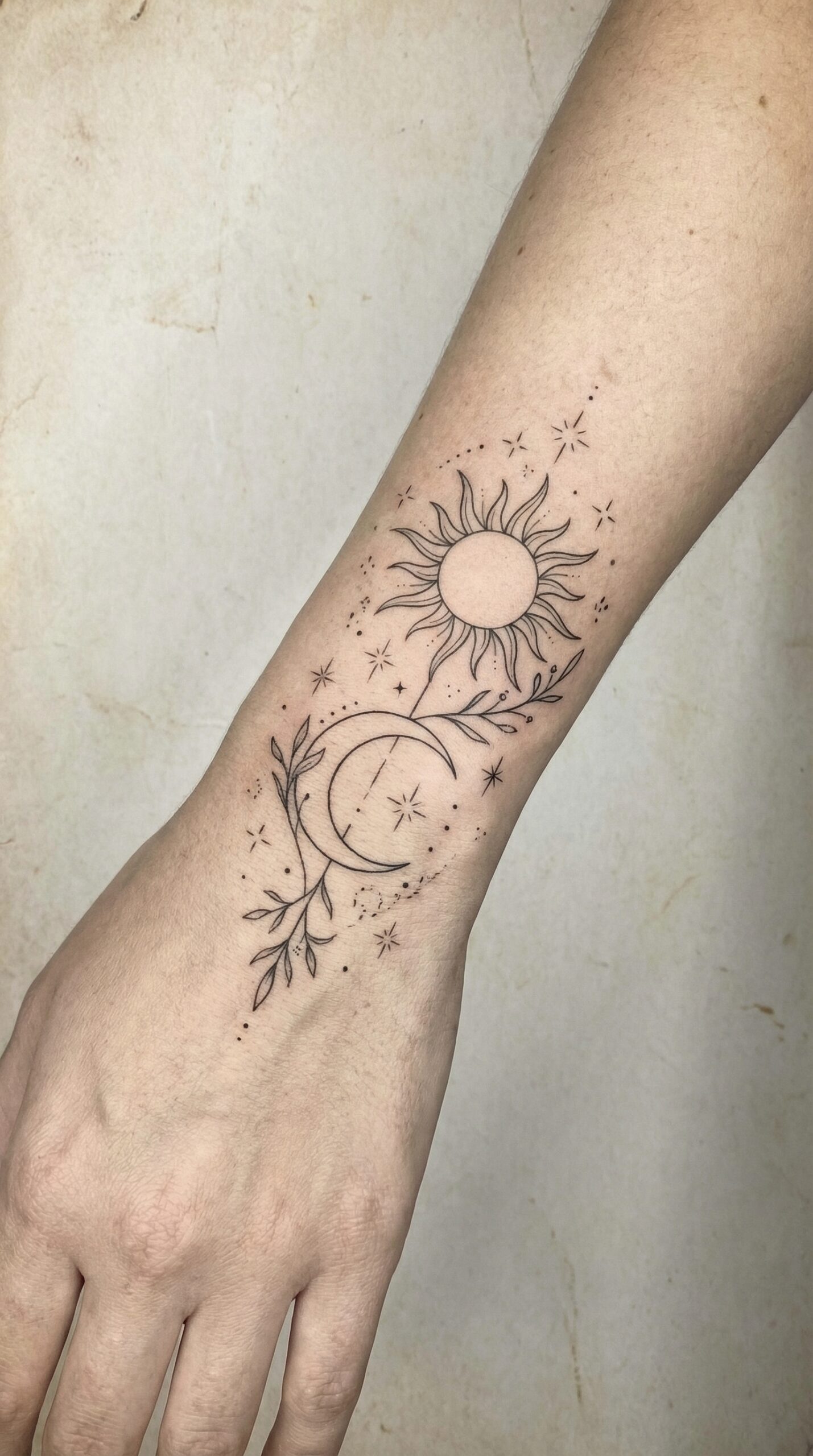 15 Witchy Hand Tattoos for Women who carry magic in their hands